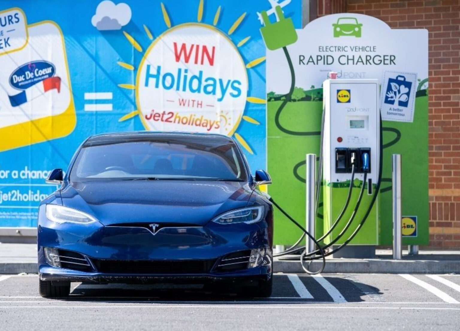 Pod Point Hits Milestone with Lidl GB with Its 100th Rapid Charger