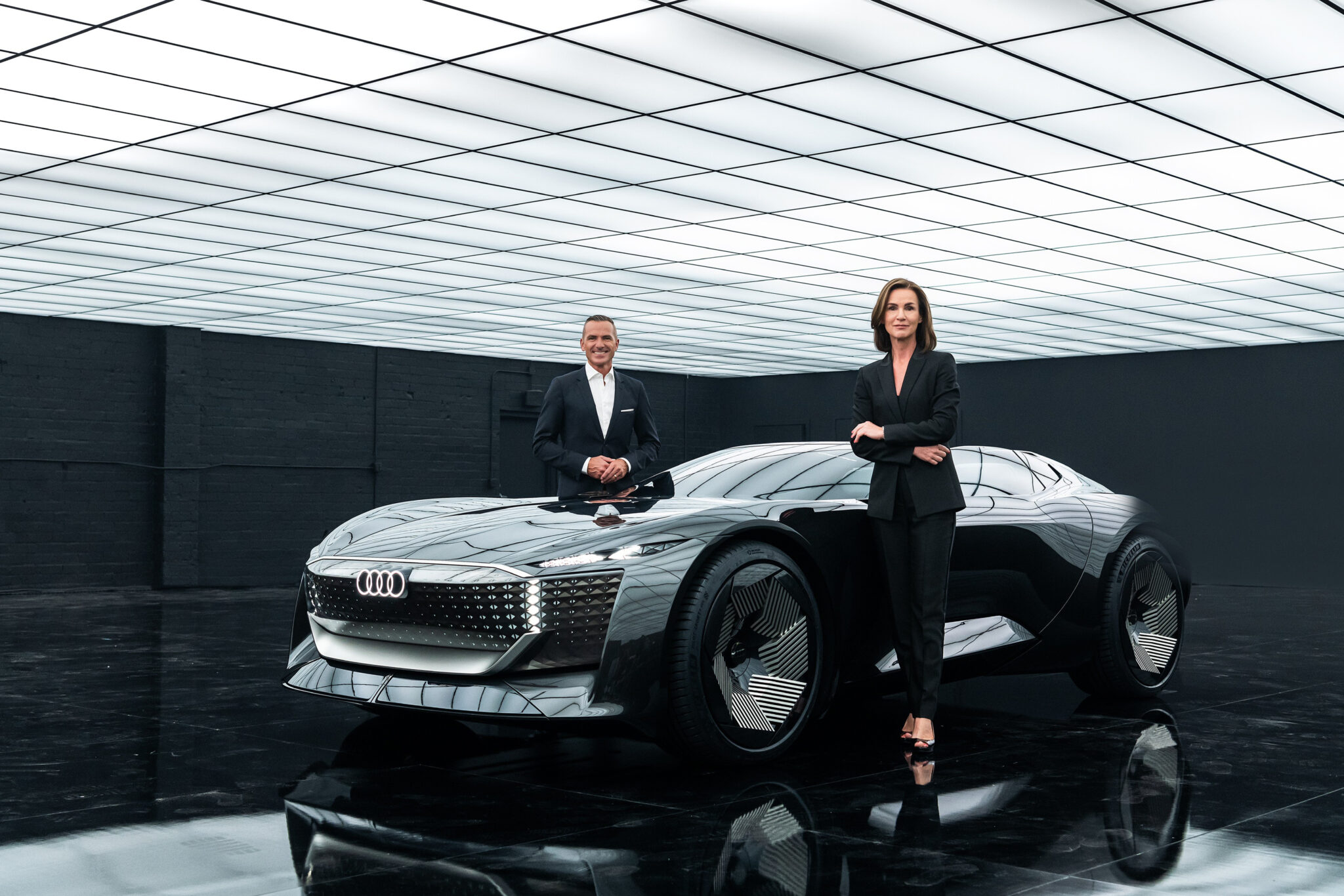 Audi Unveils Skysphere Concept: Electric Luxury with Autonomous ...
