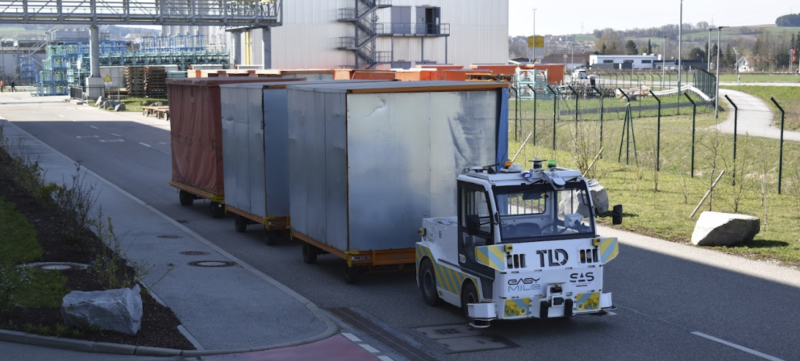 Autonomous Towing Demo at Toyota Material Handling Systems during MODEX ...